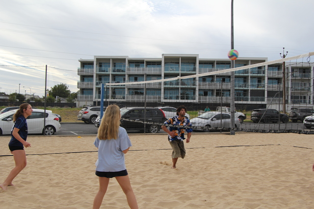 Fun at beach volleyball | Fleurieu Sun